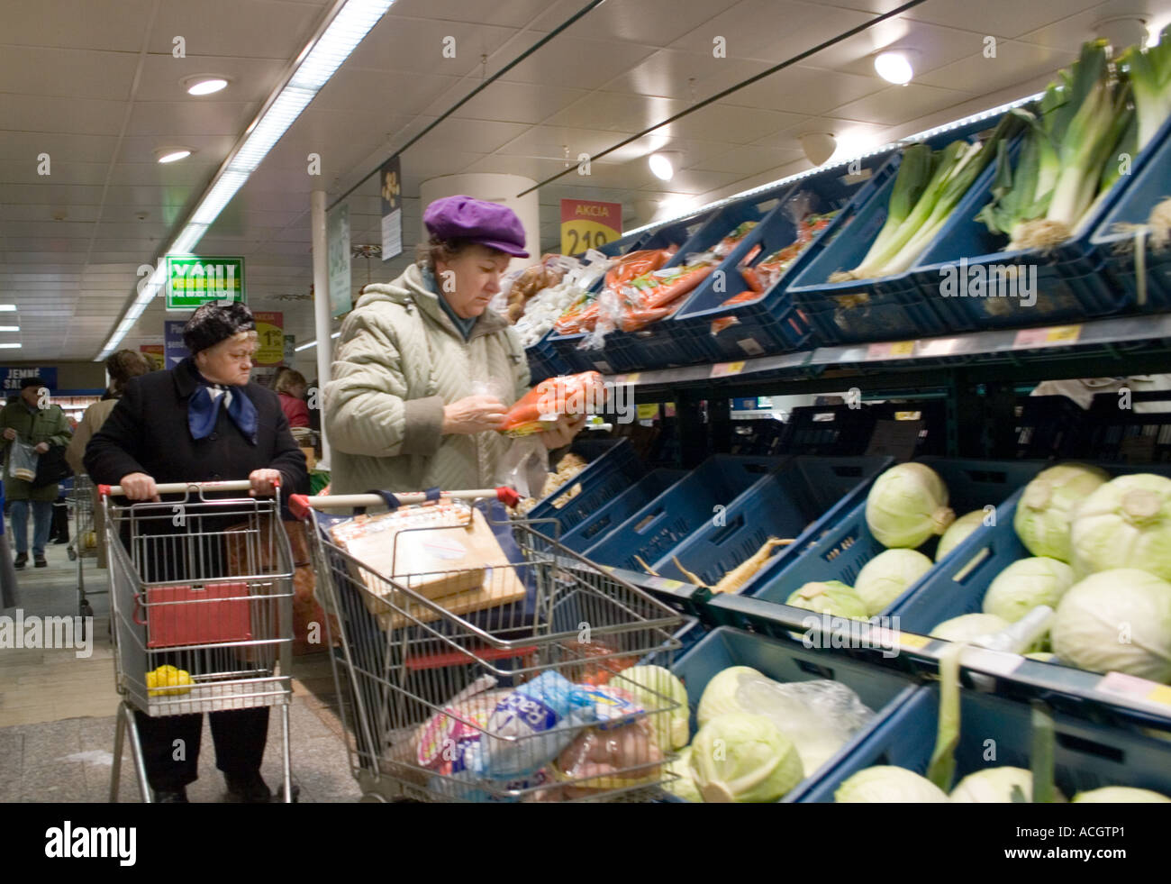 Produce supermarket fresh tesco hi-res stock photography and images - Alamy