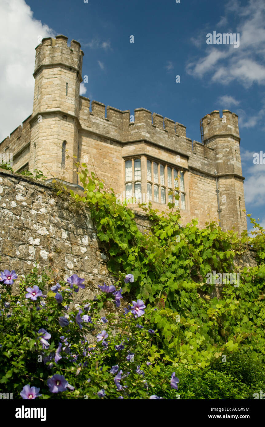 Leeds Castle Kent England UK Stock Photo - Alamy