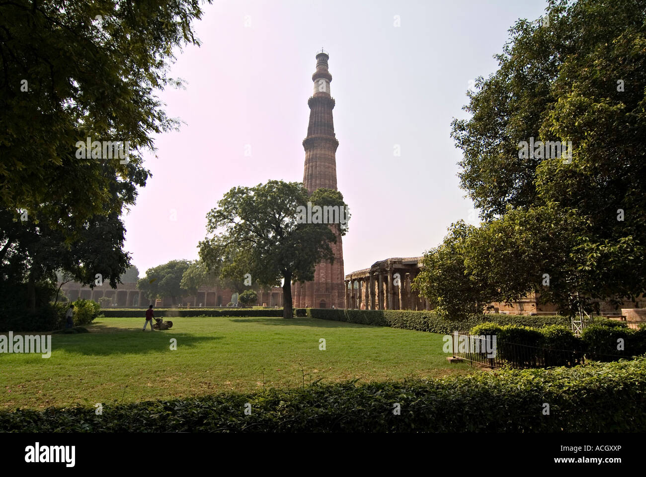 QUTUB MINAR IN DELHI INDIA THE TALLEST BRICK MINARAT IN WORLD Stock ...
