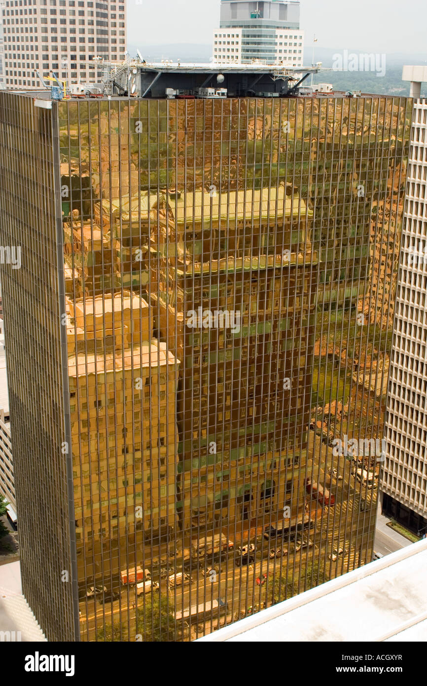 High rise building gold trees hi-res stock photography and images - Alamy