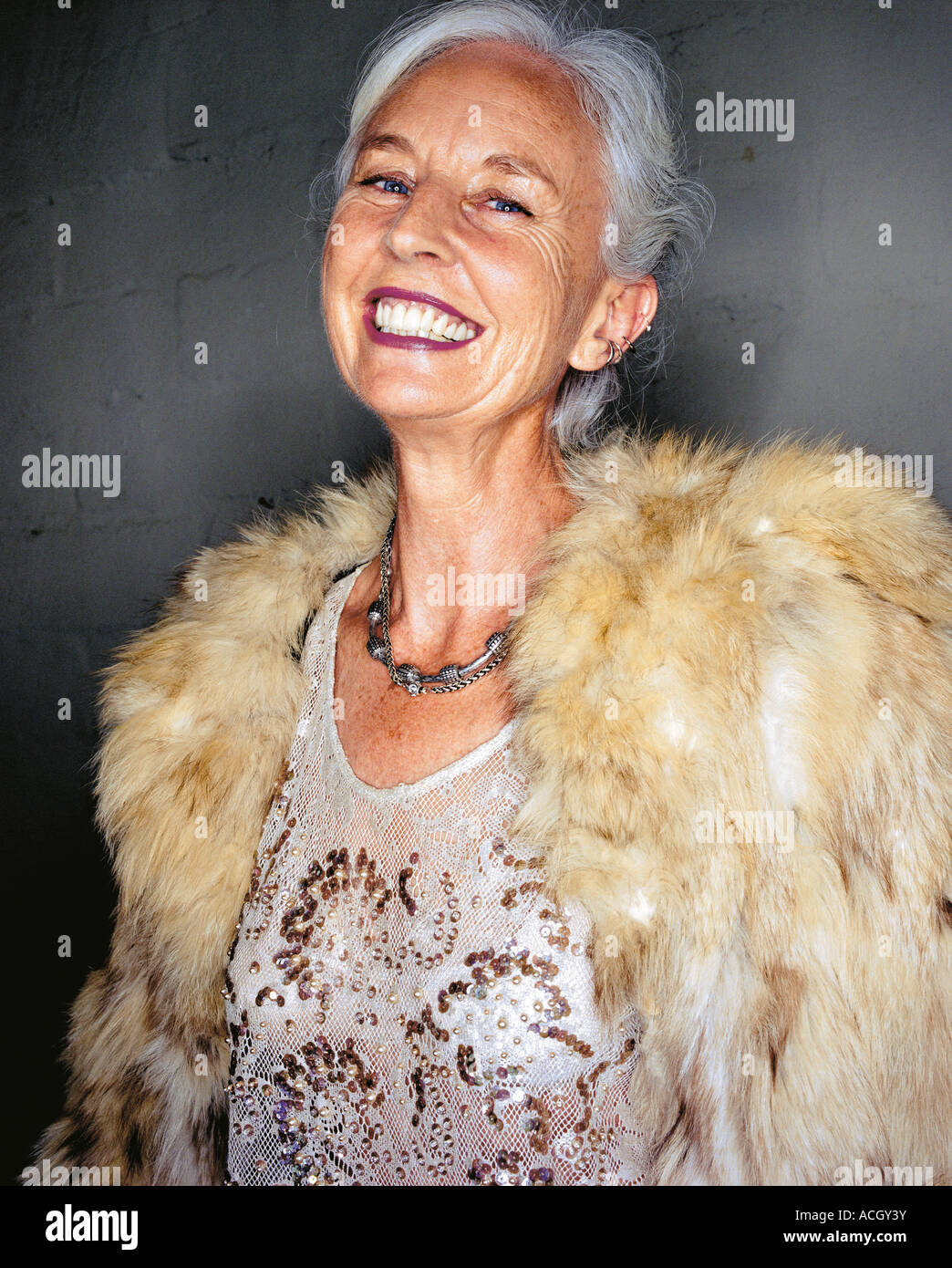 Portrait smiling old woman fur coat Stock Photo - Alamy Portrait smiling old woman fur coat Stock Photo - Alamy