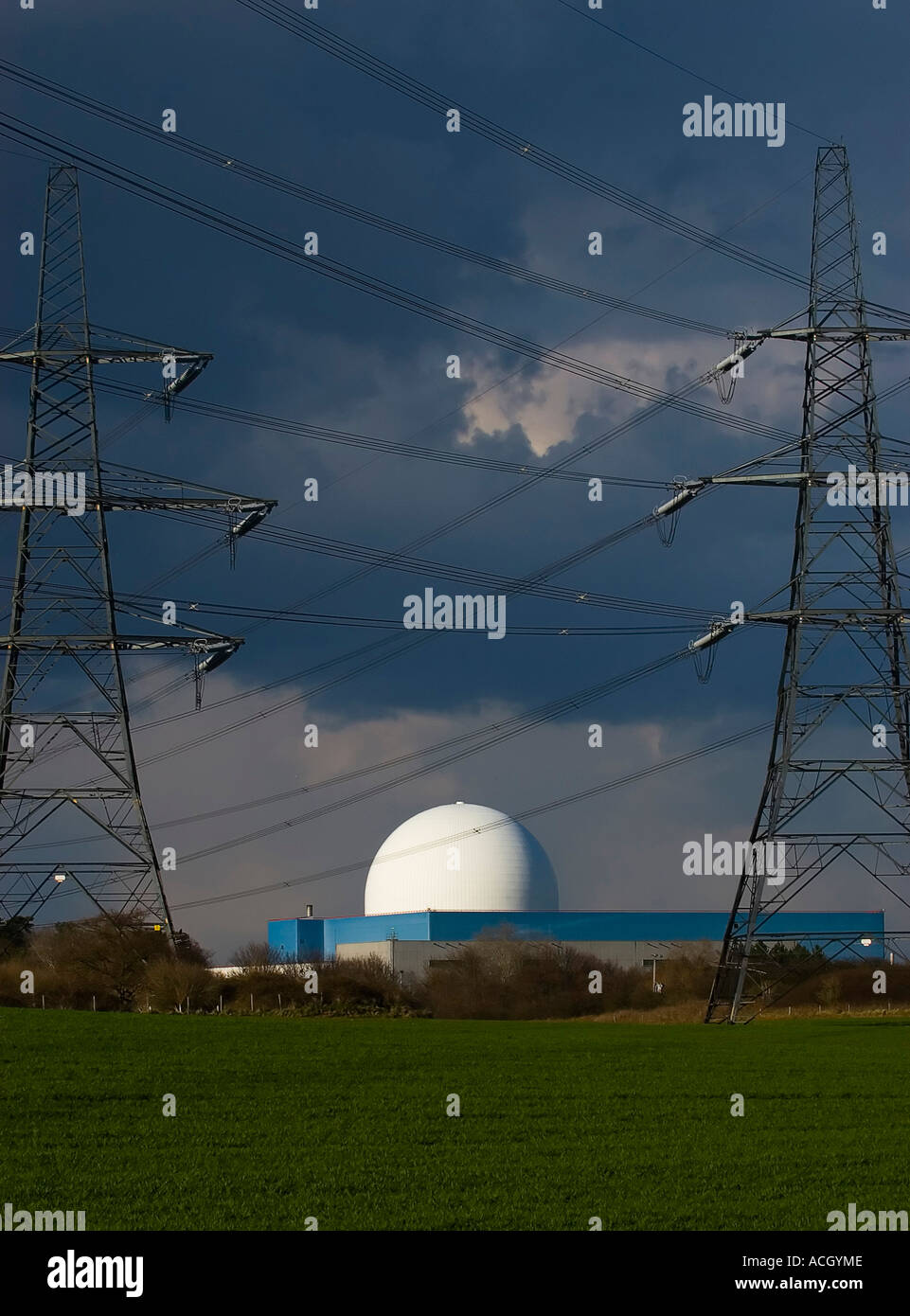 Nuclear power station uk turbine hi-res stock photography and images ...