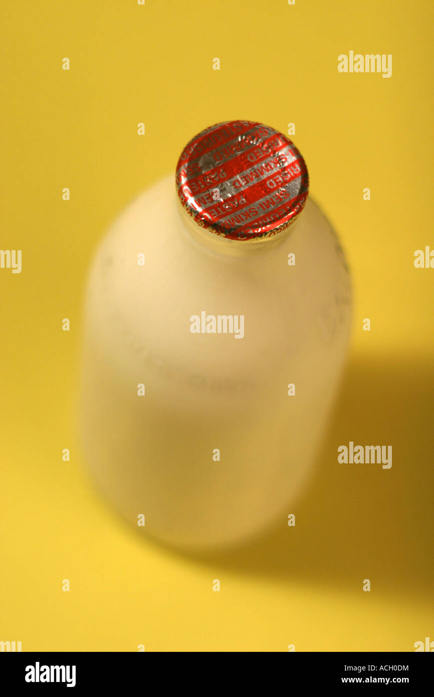 Red top semi skimmed milk hi-res stock photography and images - Alamy