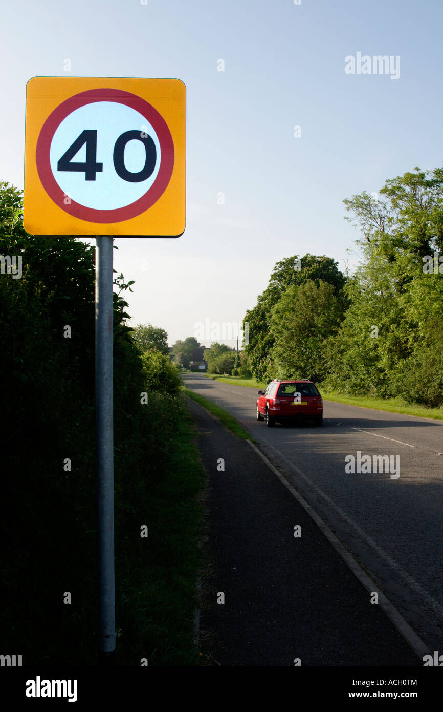 40 mph road signs hi-res stock photography and images - Alamy