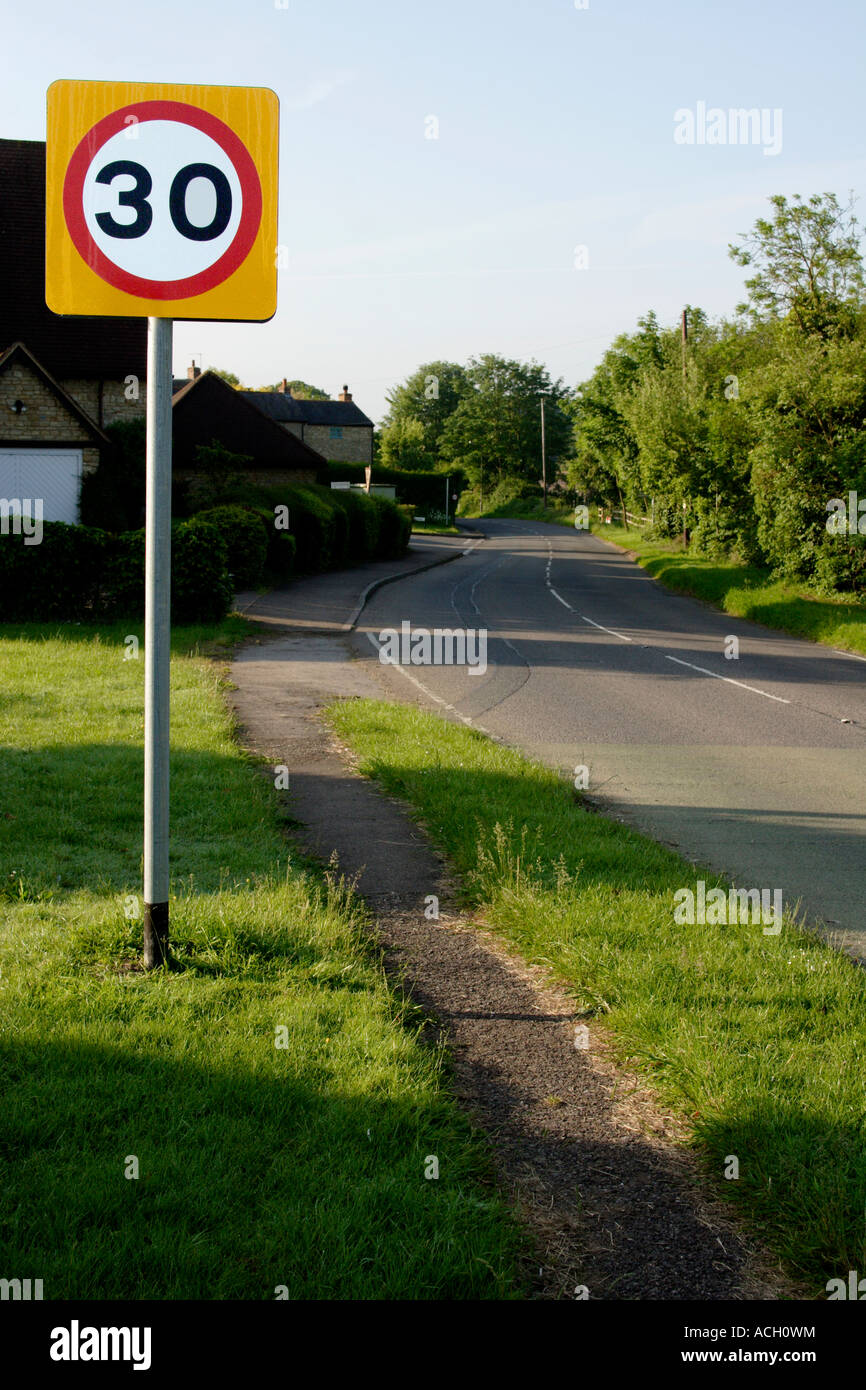 30 mph hi-res stock photography and images - Alamy