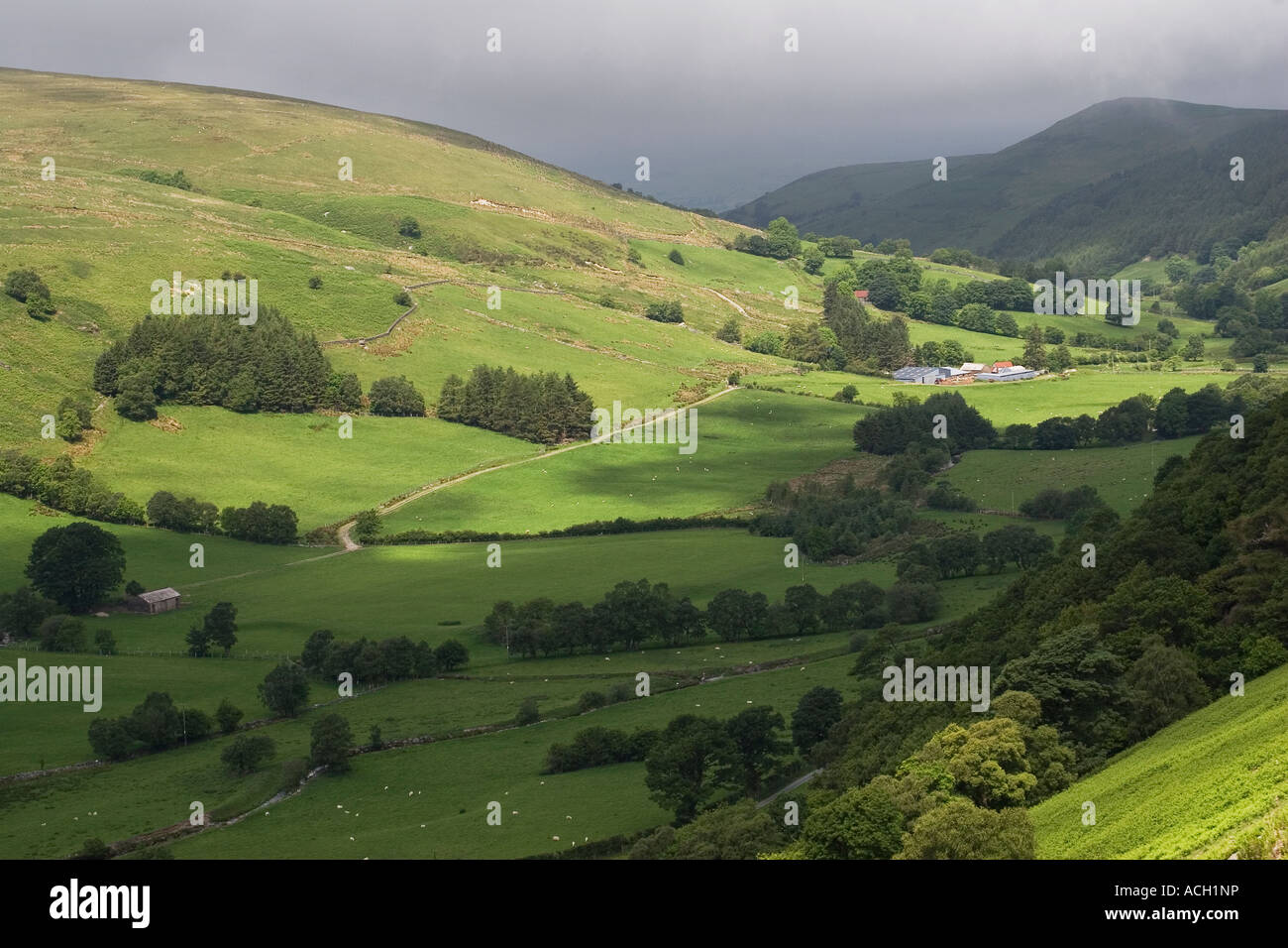 Welsh valley cwm scenic vacations hi-res stock photography and images ...