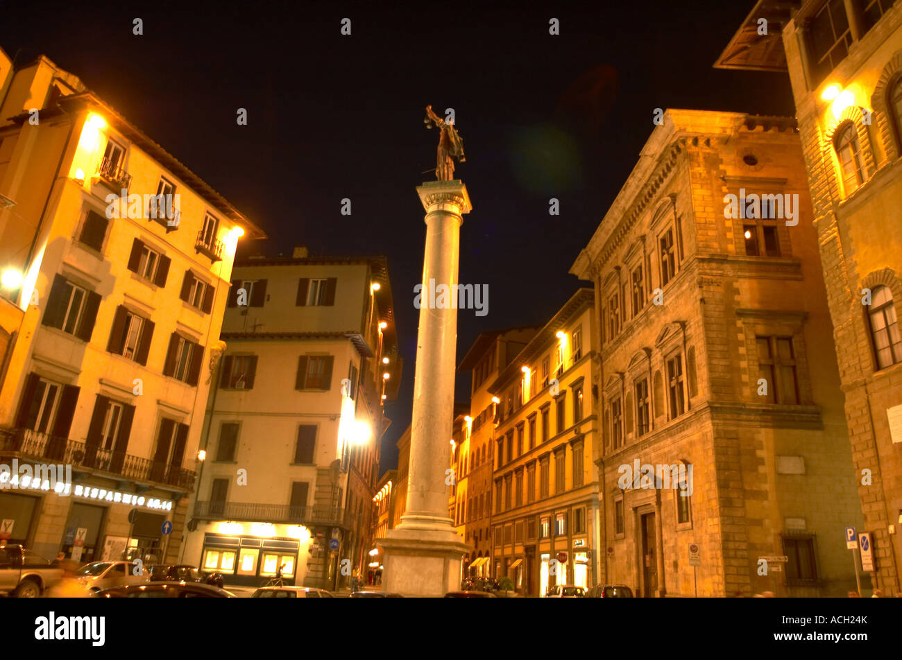 Night street scene in firenze hi-res stock photography and images - Alamy
