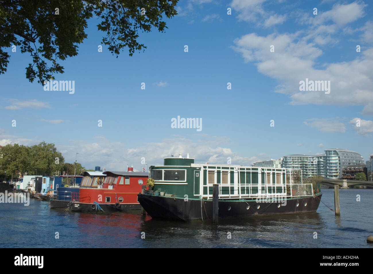 Houseboats on the River Thames near Chelsea Stock Photo - Alamy
