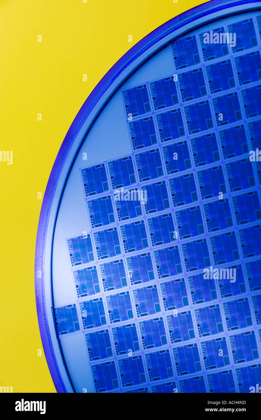 Microprocessor patterns hi-res stock photography and images - Alamy