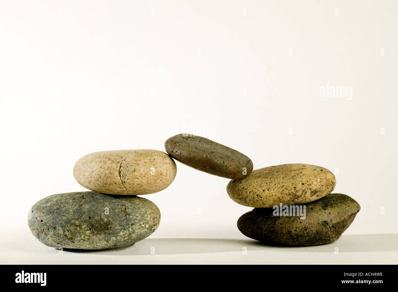 Balanced rocks forming a bridge Stock Photo - Alamy