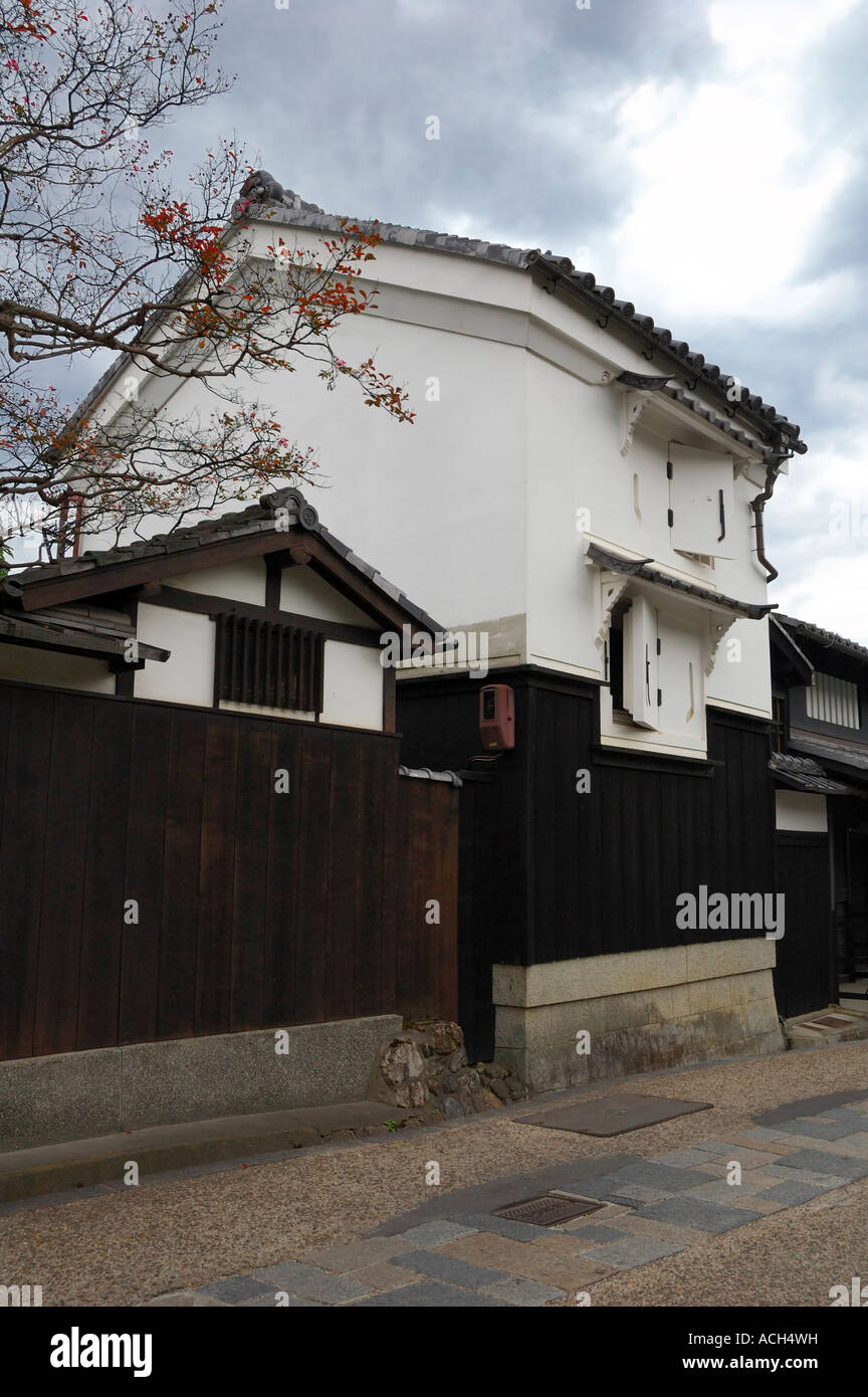 Traditional Japanese storage building known as "kura Stock Photo - Alamy