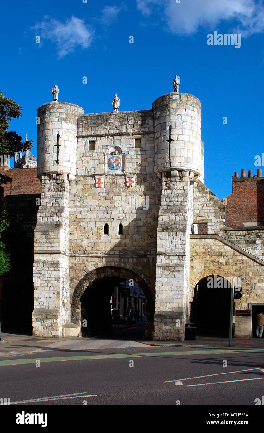 Defenced walls hi-res stock photography and images - Alamy