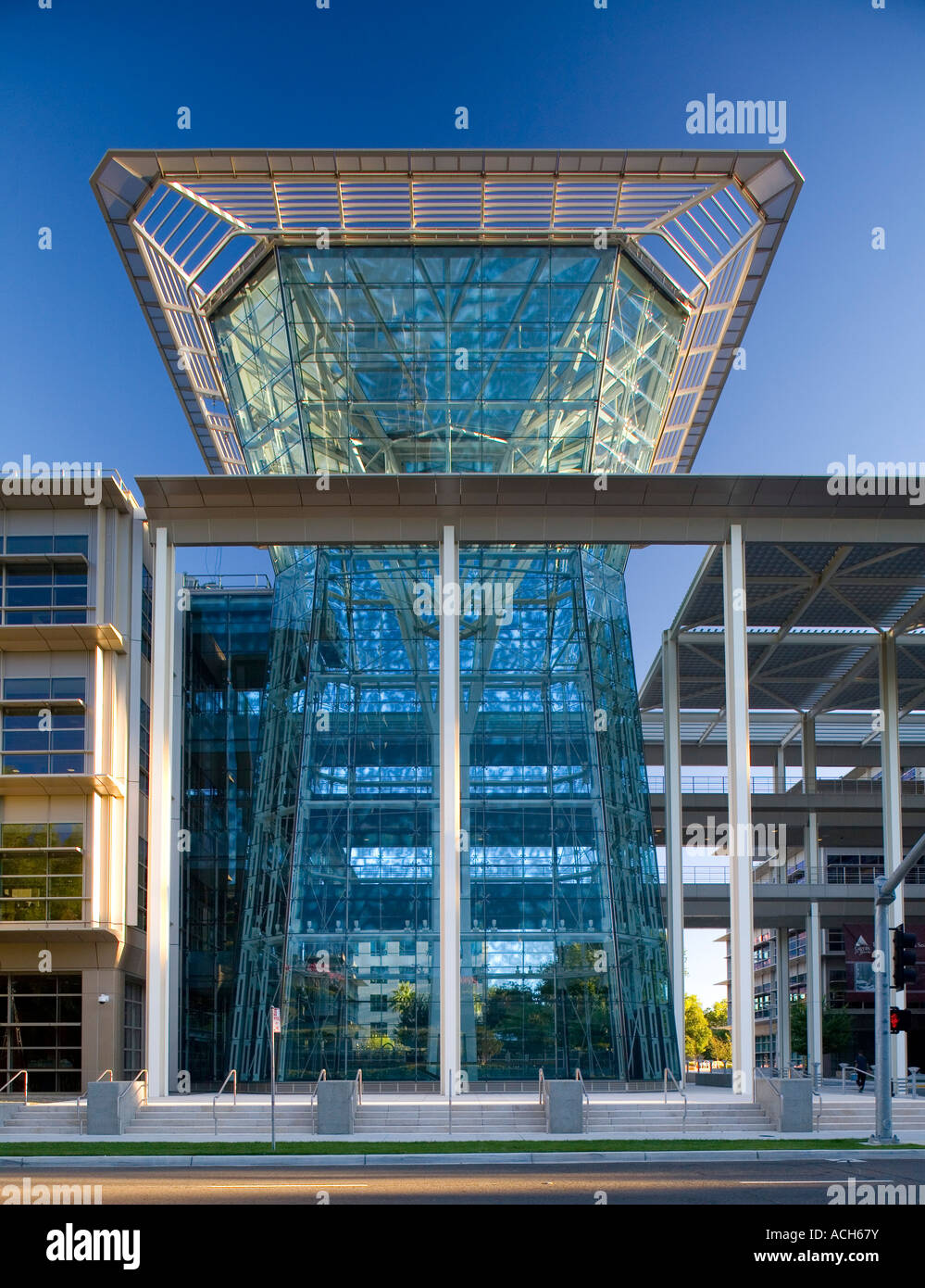 Calpers headquarters lincoln plaza sacramento hi-res stock photography ...