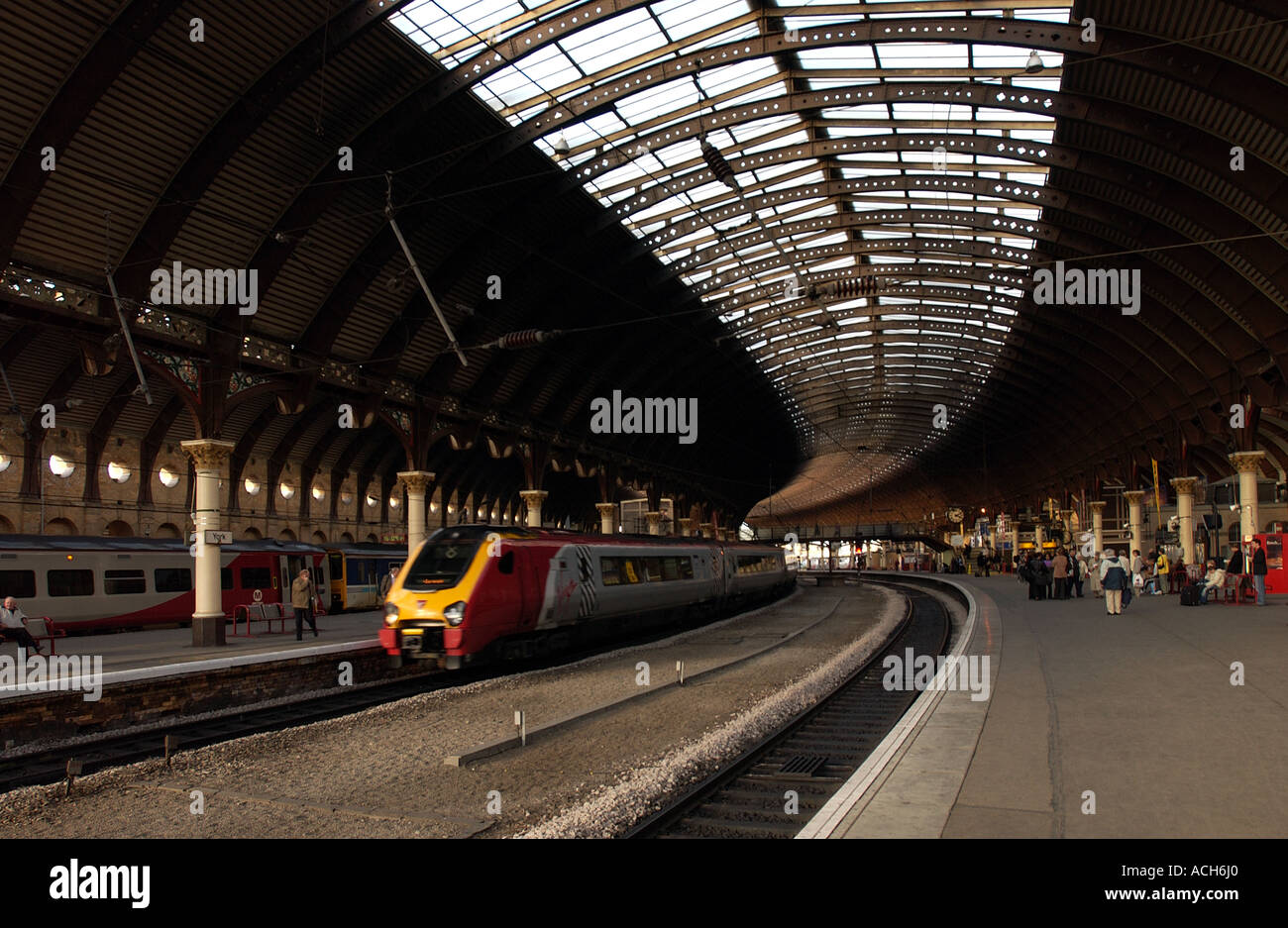 York Railway Station, UK (2 Stock Photo - Alamy