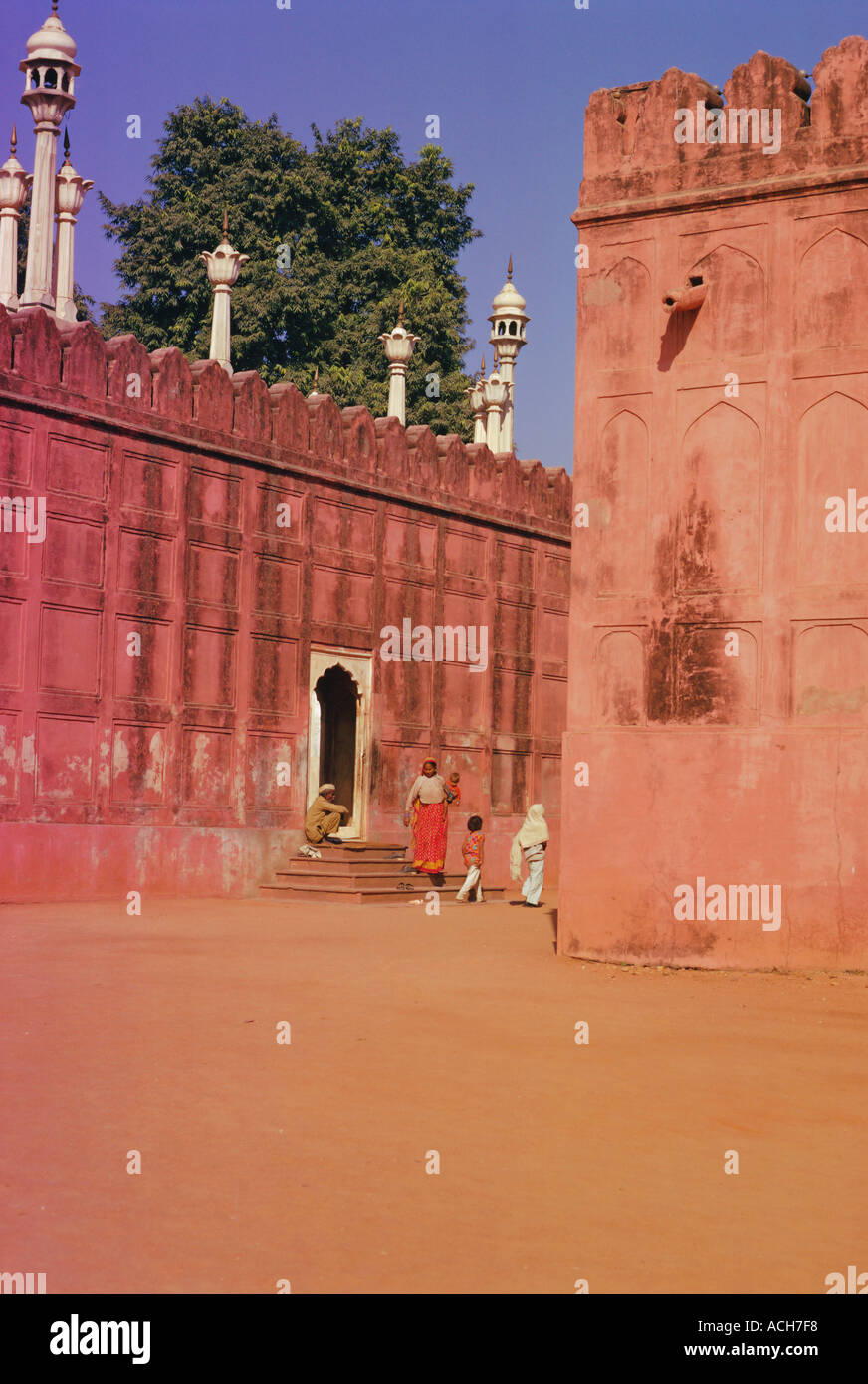 The Red Fort Built By The Moghul Emperor Akbar Old Delhi Delhi India