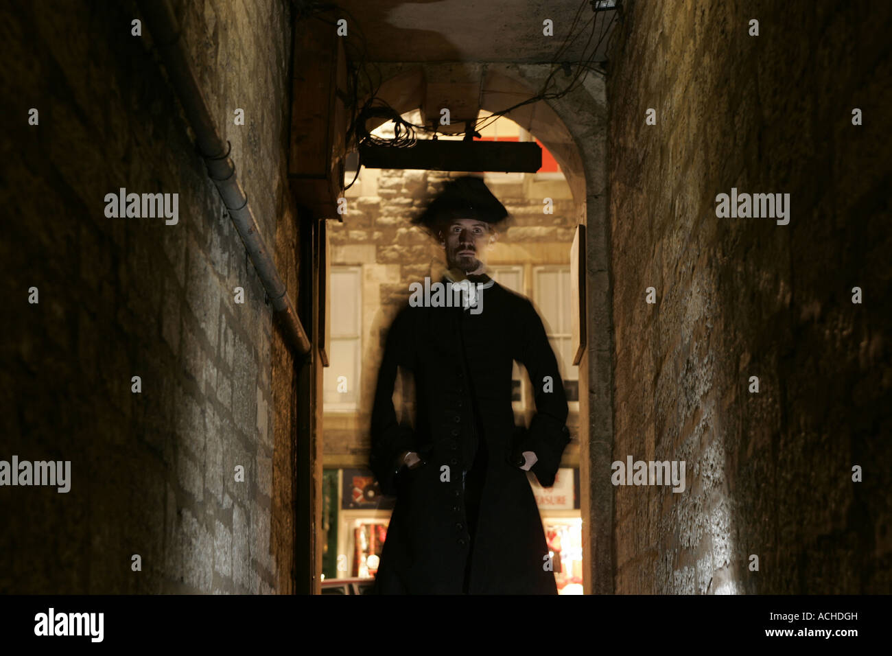 Shadowy figure hi-res stock photography and images - Alamy