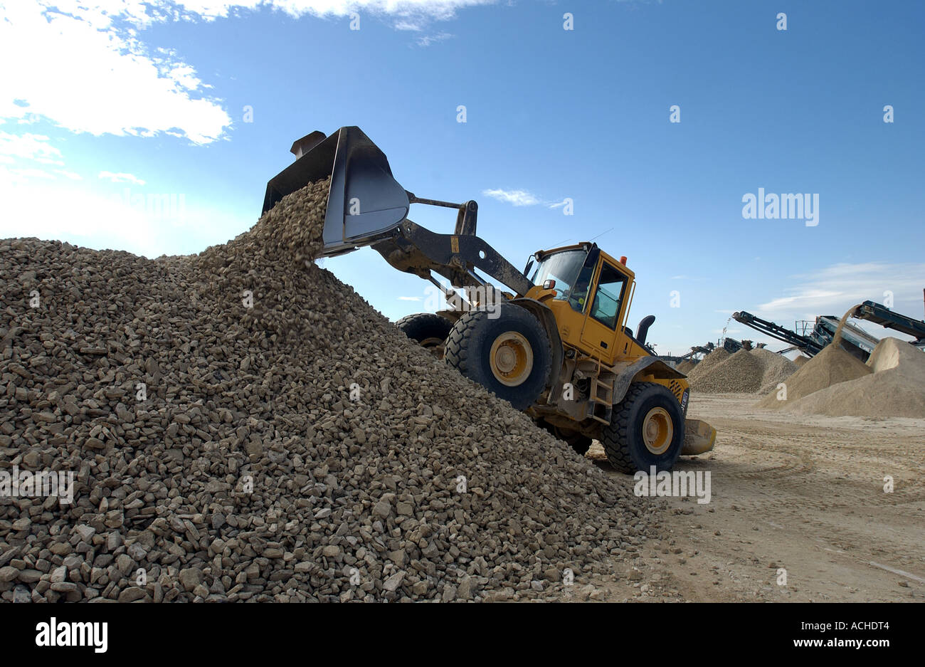 Gravel aggregate processing hi-res stock photography and images - Alamy