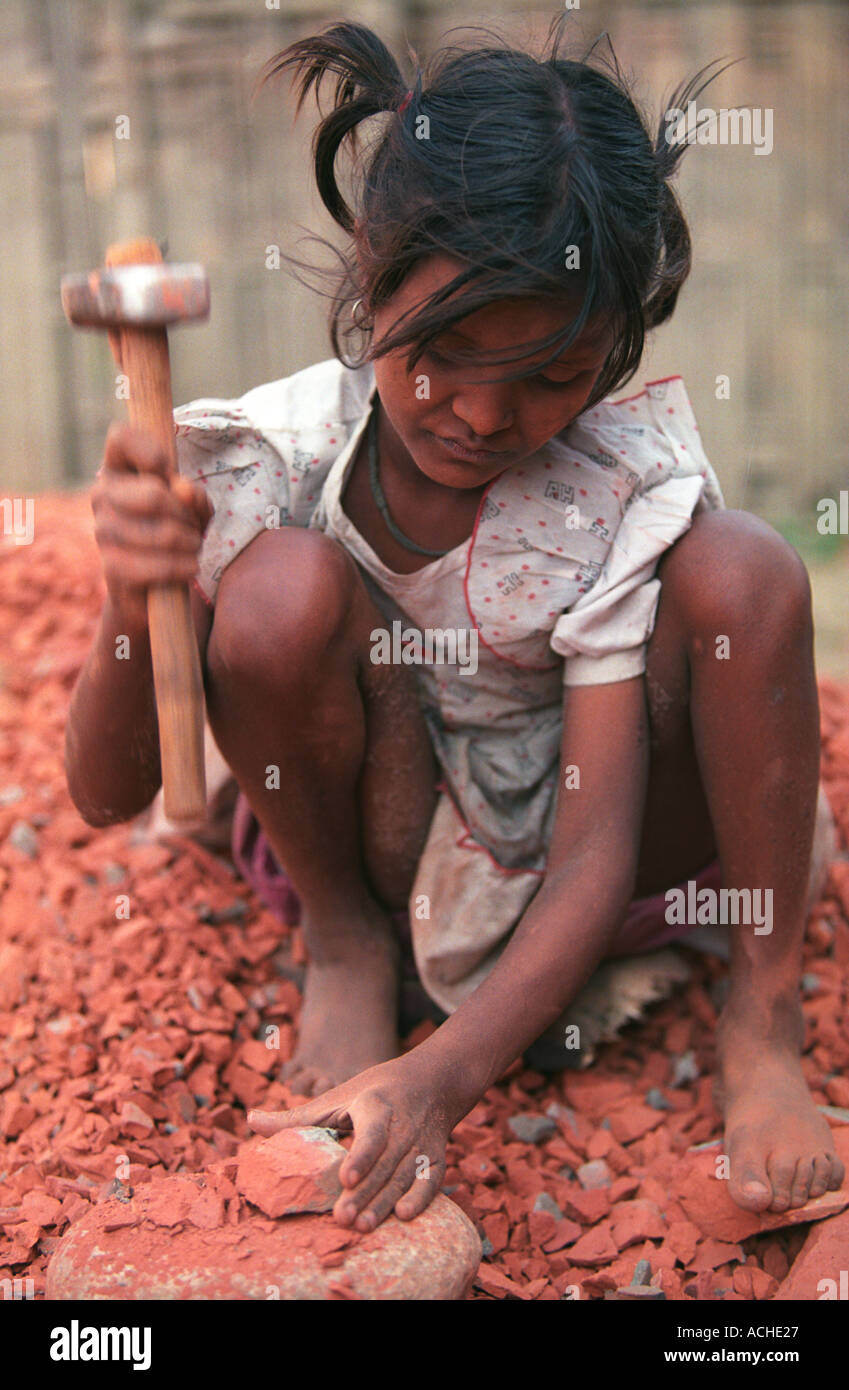 Children labour bricks hi-res stock photography and images - Alamy
