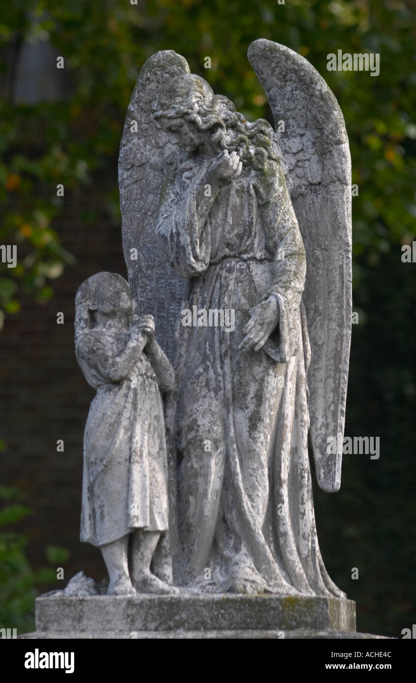 Victorian tombstones child hi-res stock photography and images - Alamy