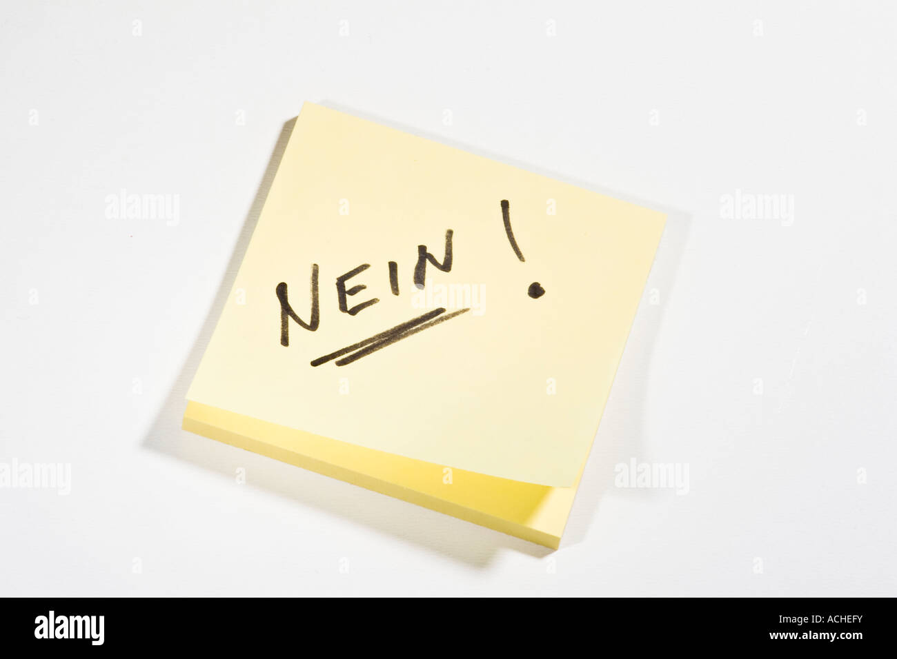 yellow sticky note with text Stock Photo - Alamy