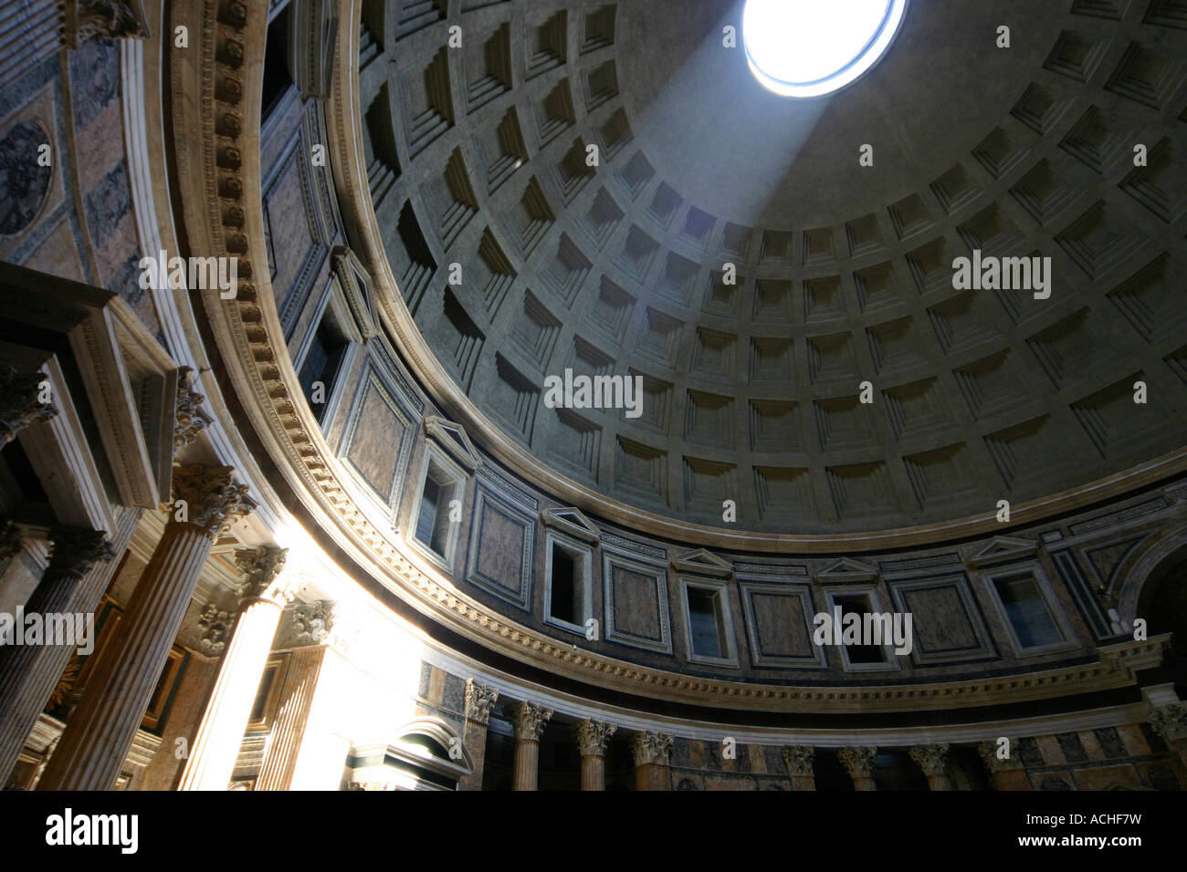 Pantheon oculus light Stock Photo - Alamy