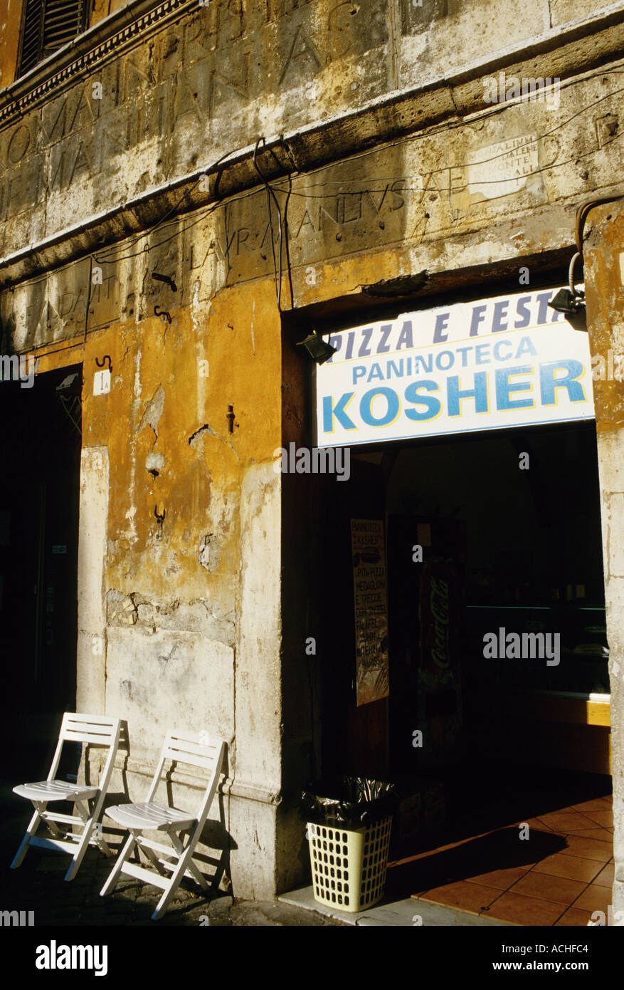 Rome, Italy. Kosher bar in the Jewish ghetto Stock Photo - Alamy