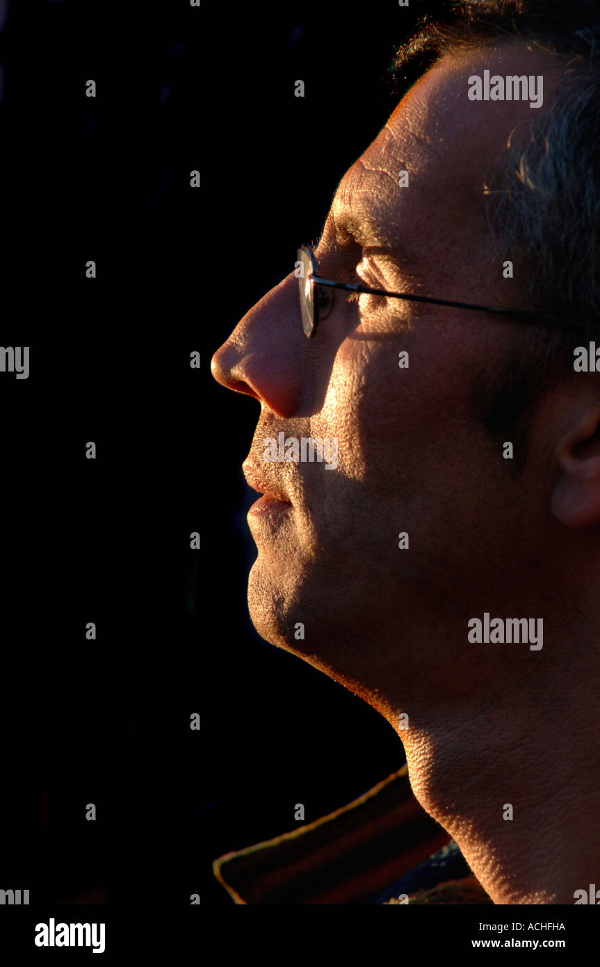 Mans profile picture hi-res stock photography and images - Alamy
