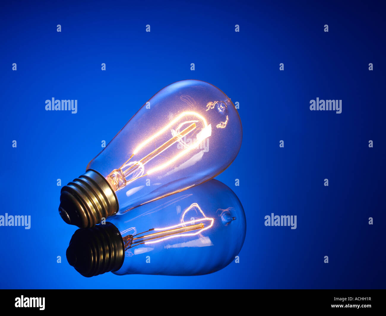 Visible light bulb hi-res stock photography and images - Alamy