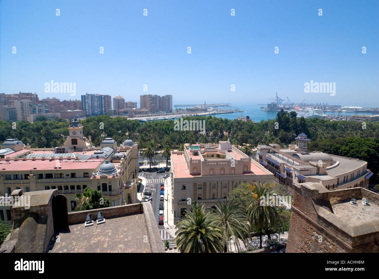 Malaga docks hi-res stock photography and images - Alamy