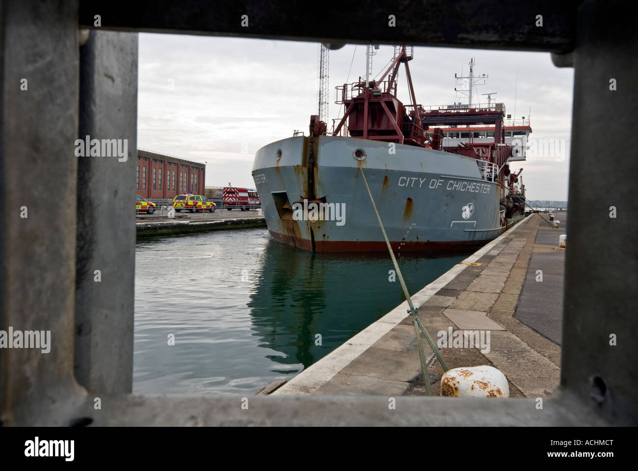 CONTAINER VESSEL IN A LOCK Stock Photo - Alamy