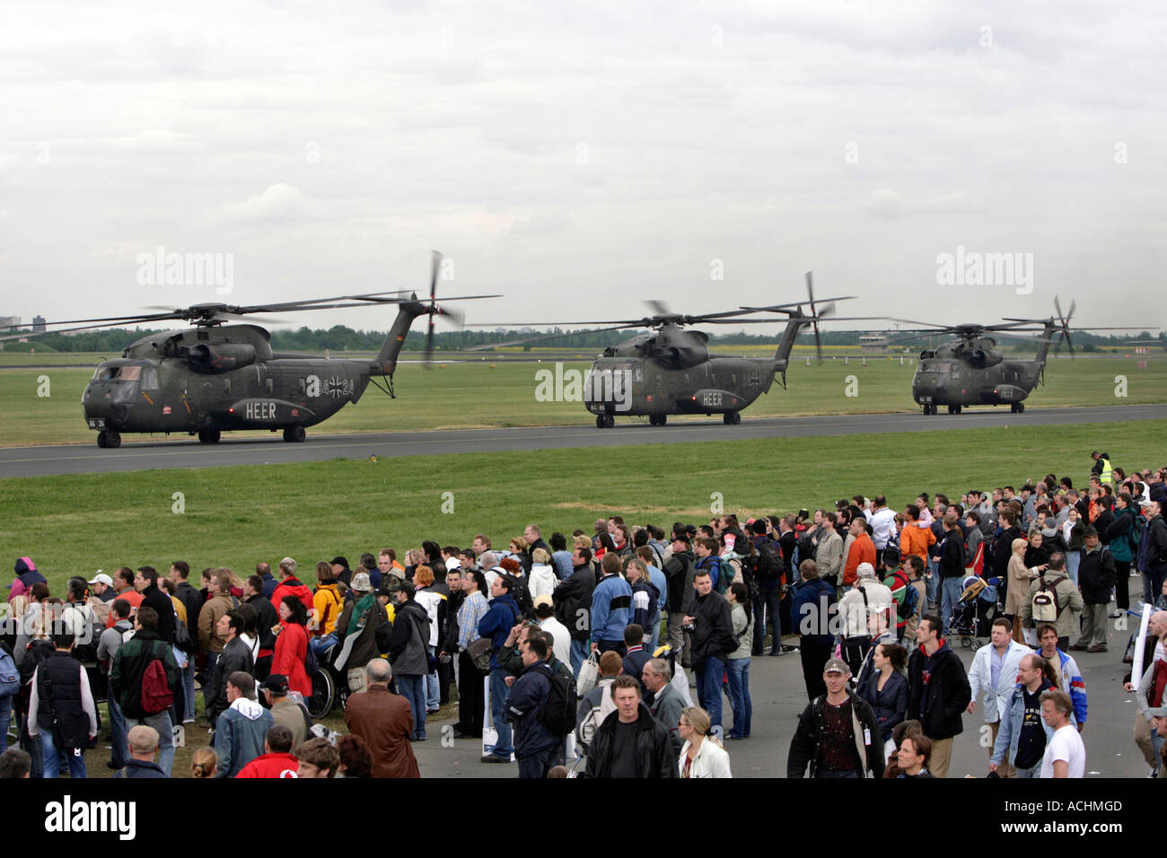 Audience inspects Sikorsky CH-53 GS helicopters during ILA 2006 in ...