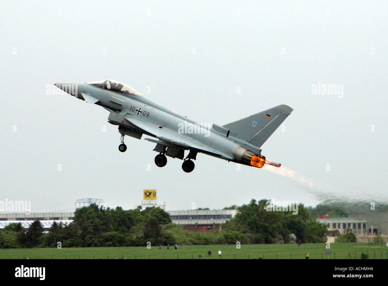 Eurofighter Typhoon jet takes off at ILA 2006 in Berlin Stock Photo - Alamy