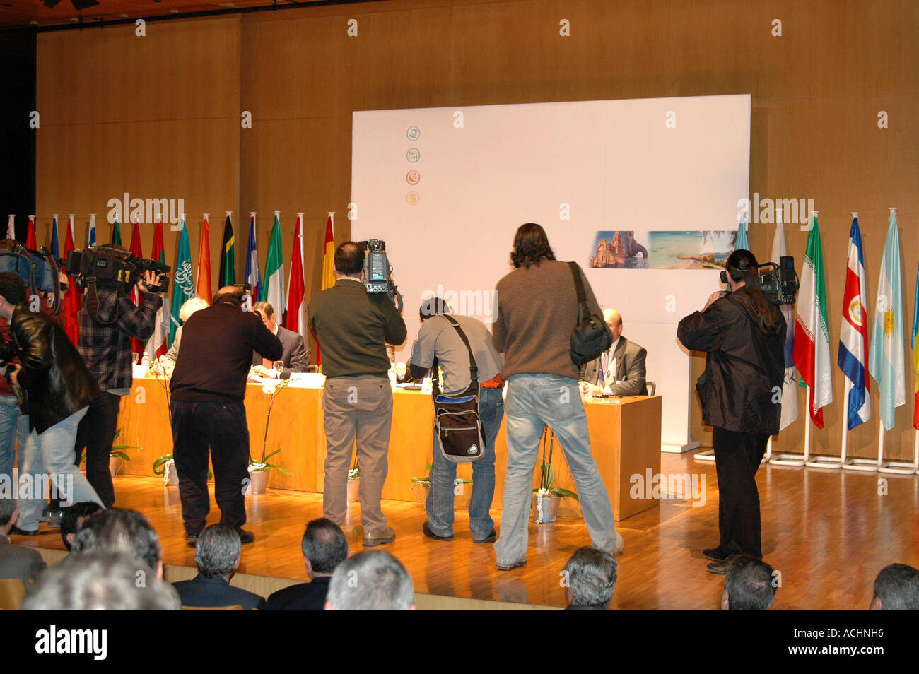 Media interest press conference Stock Photo - Alamy