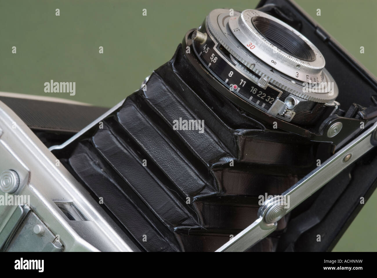 Old fashioned camera Stock Photo - Alamy