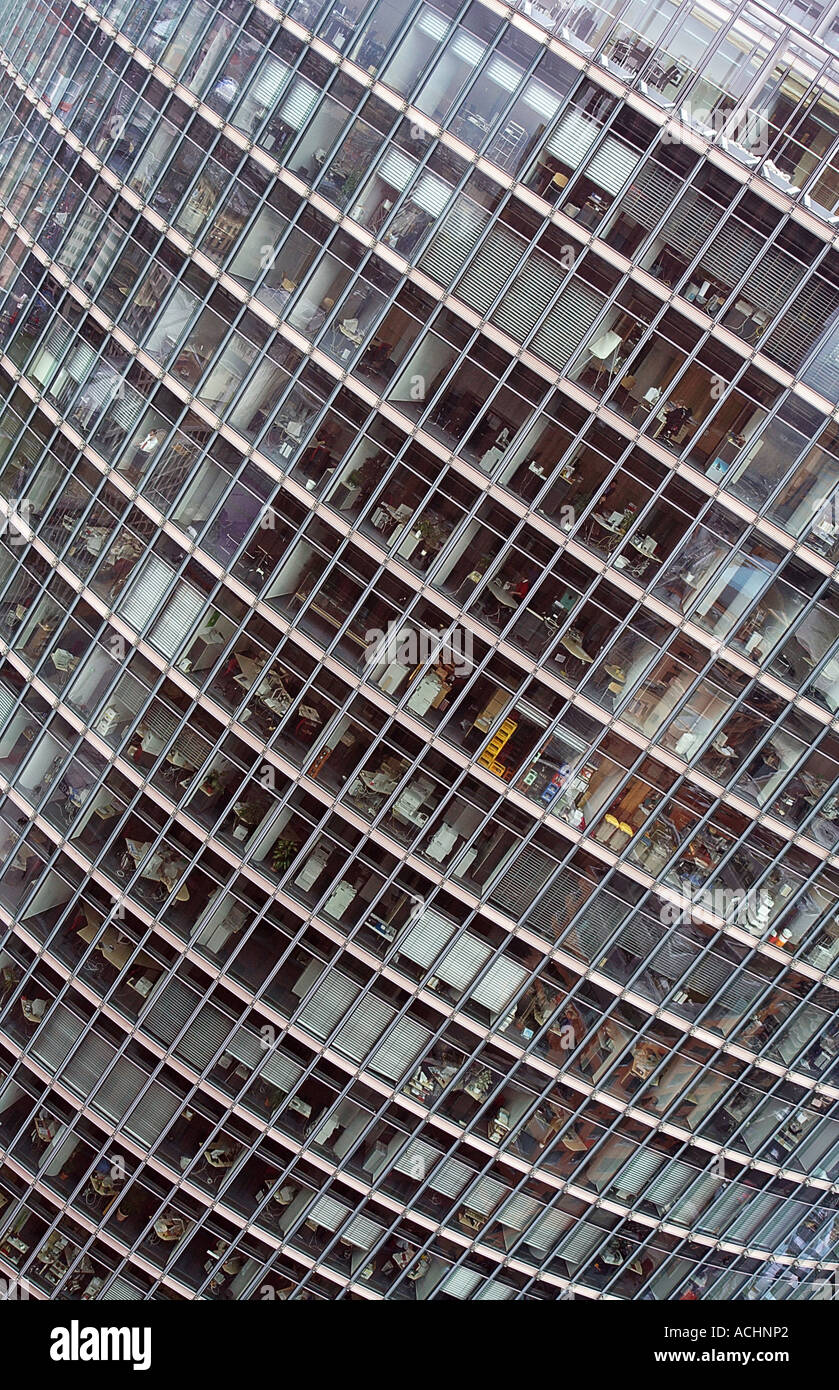 Round white building hi-res stock photography and images - Alamy