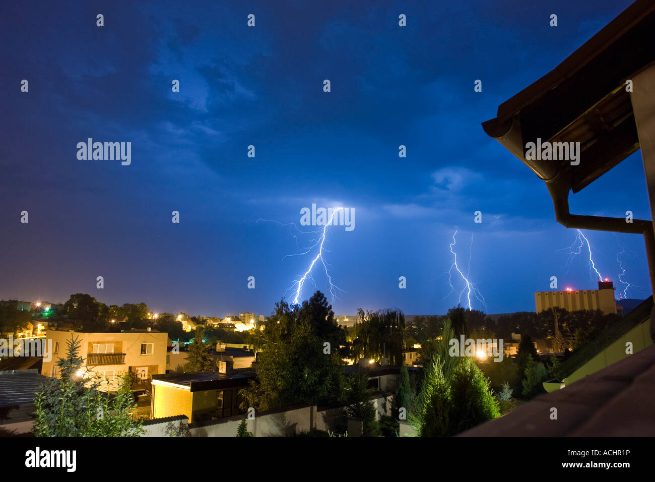 Multiple lightning bolts hi-res stock photography and images - Alamy