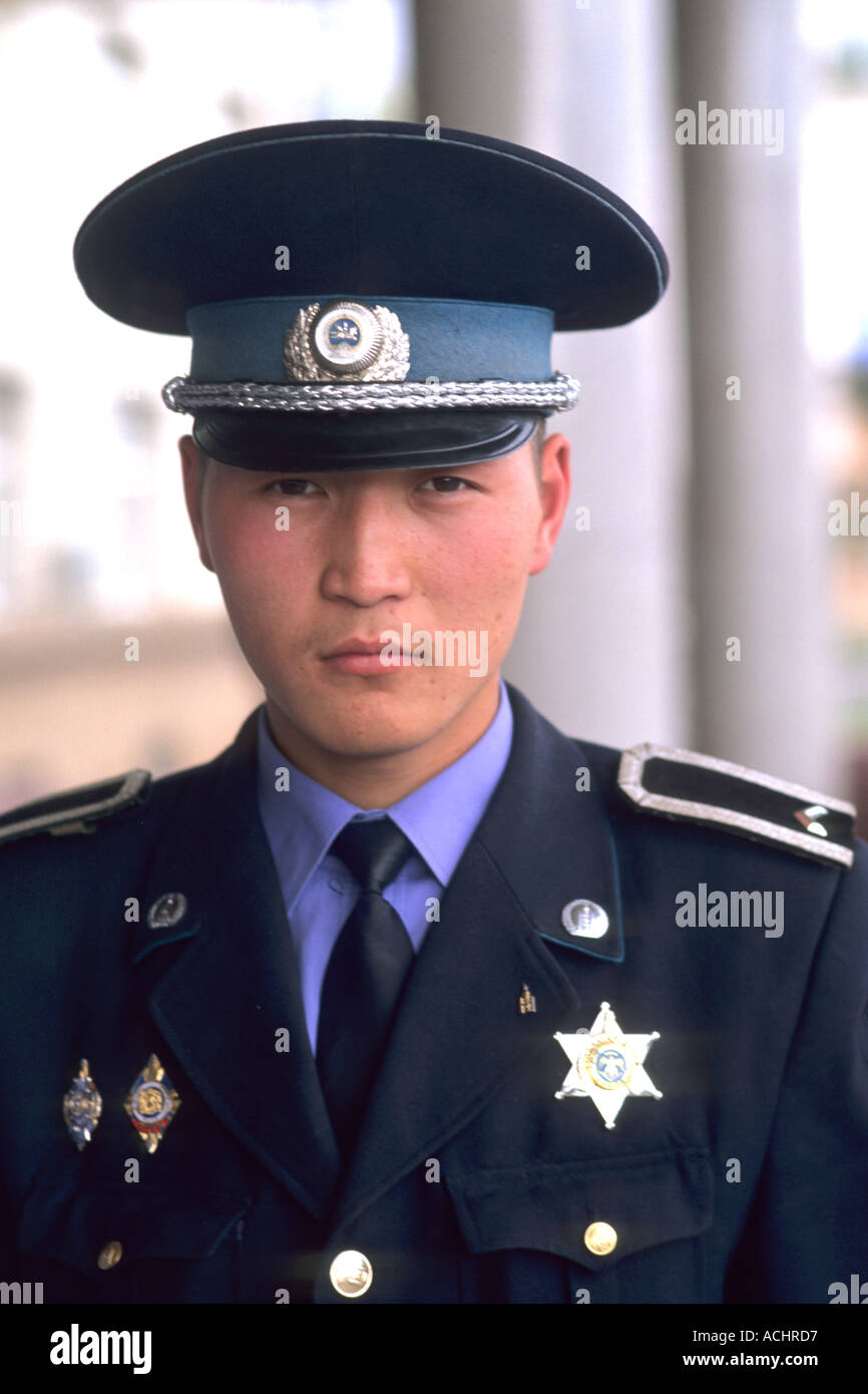 Uniform mongolia mongolian hi-res stock photography and images - Alamy
