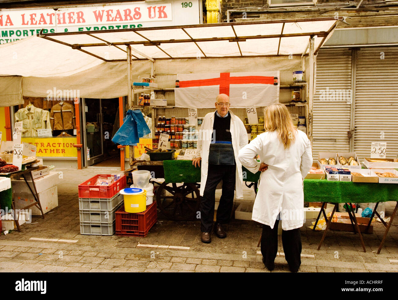 Market stall decorated with the England flag Stock Photo - Alamy