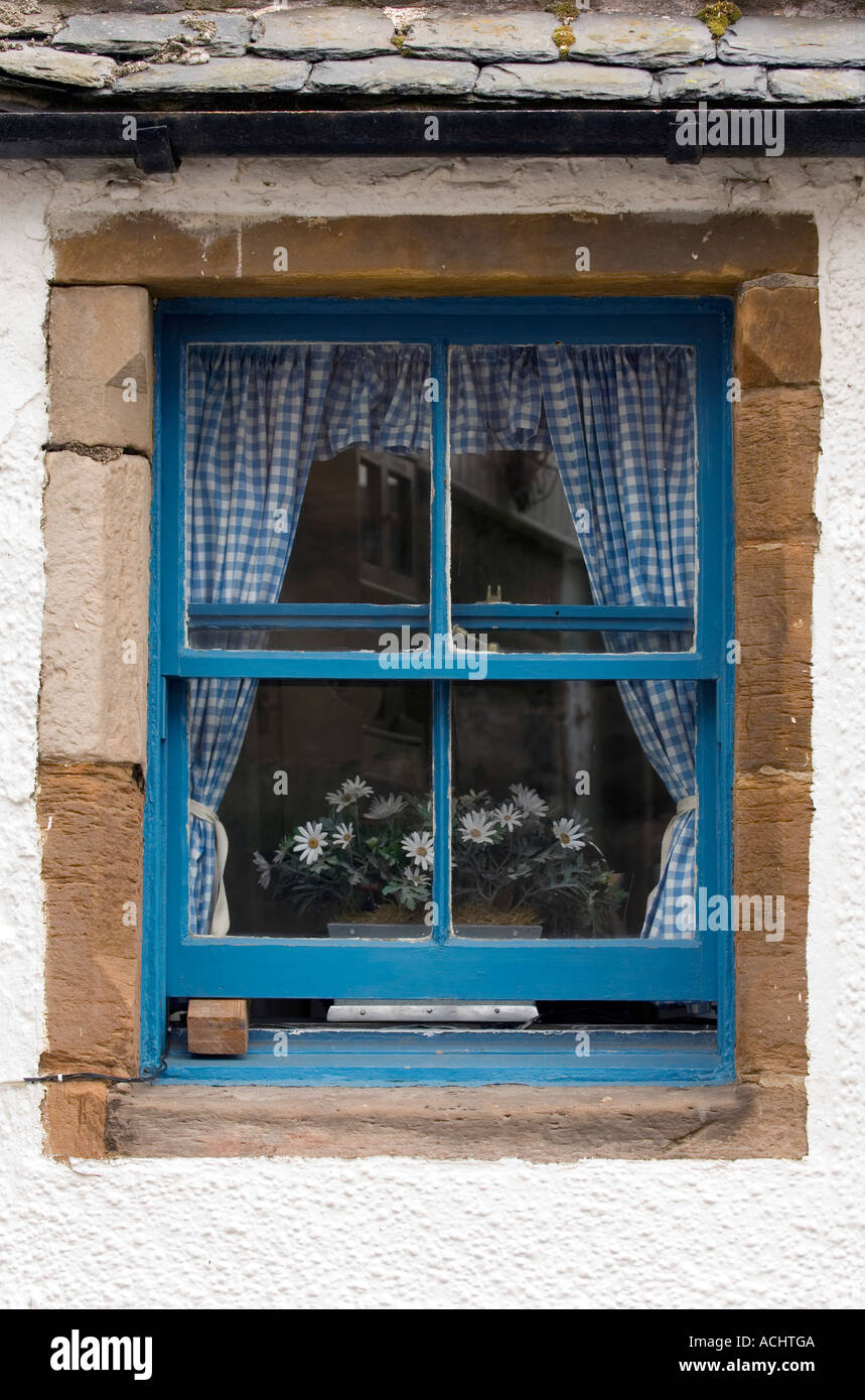 Pretty exterior window curtains hi-res stock photography and images - Alamy