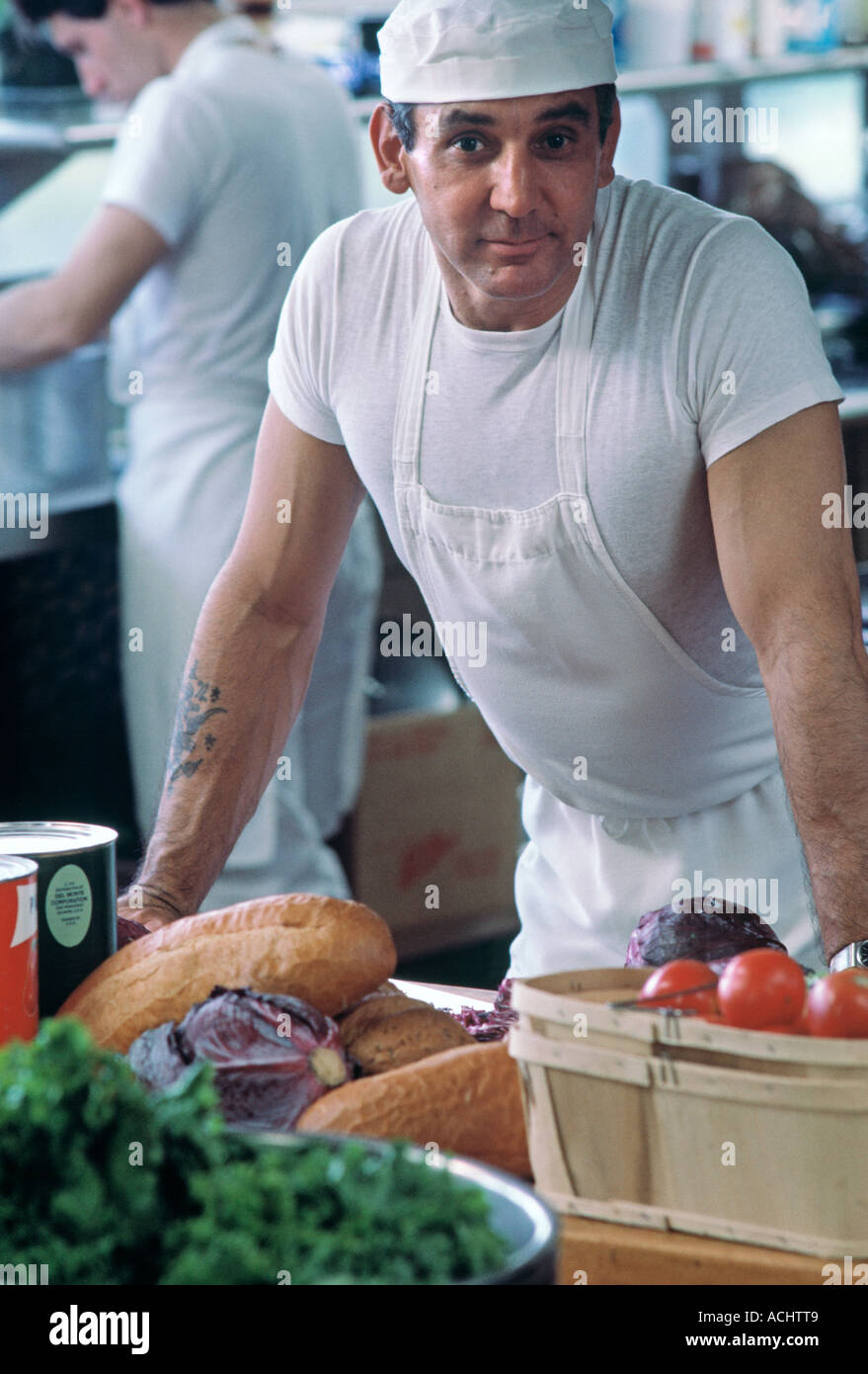 Hospital food service worker hi-res stock photography and images - Alamy