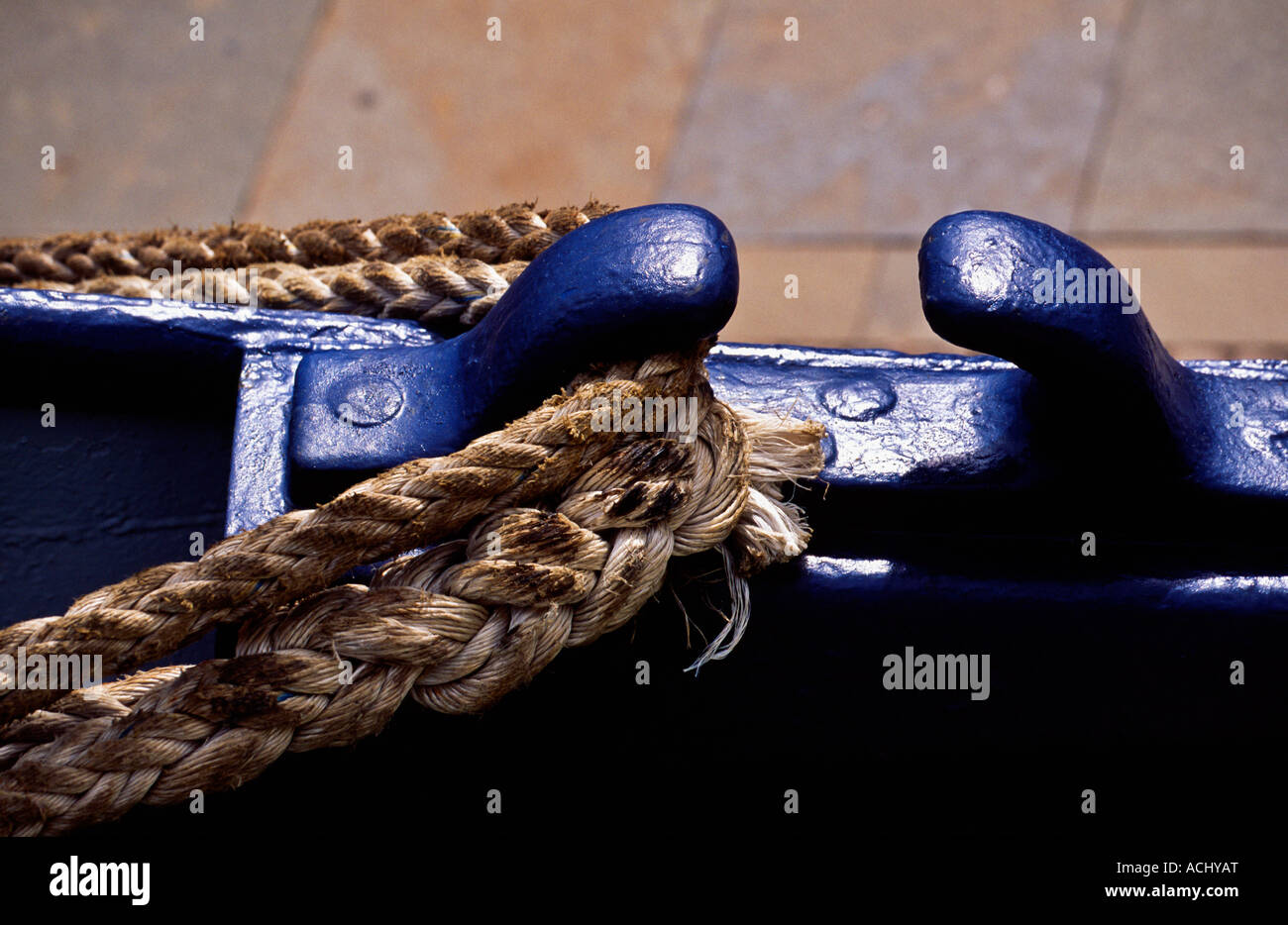 Hawser on the ship Stock Photo - Alamy