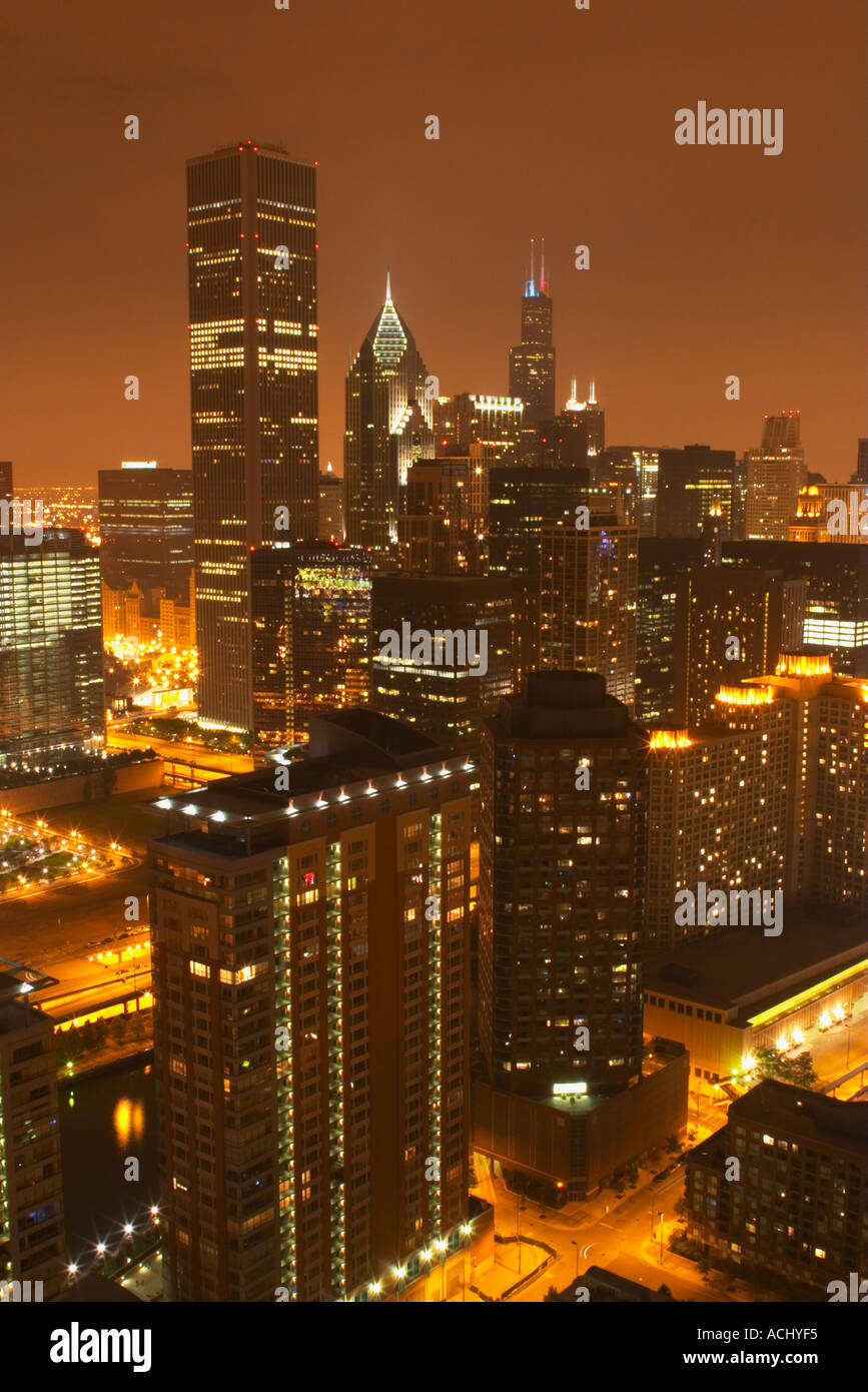 Chicago night time hi-res stock photography and images - Alamy