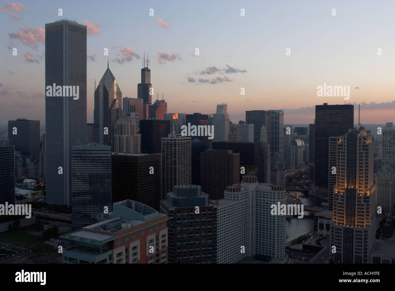 The Chicago Illinois skyline at sunset Stock Photo - Alamy