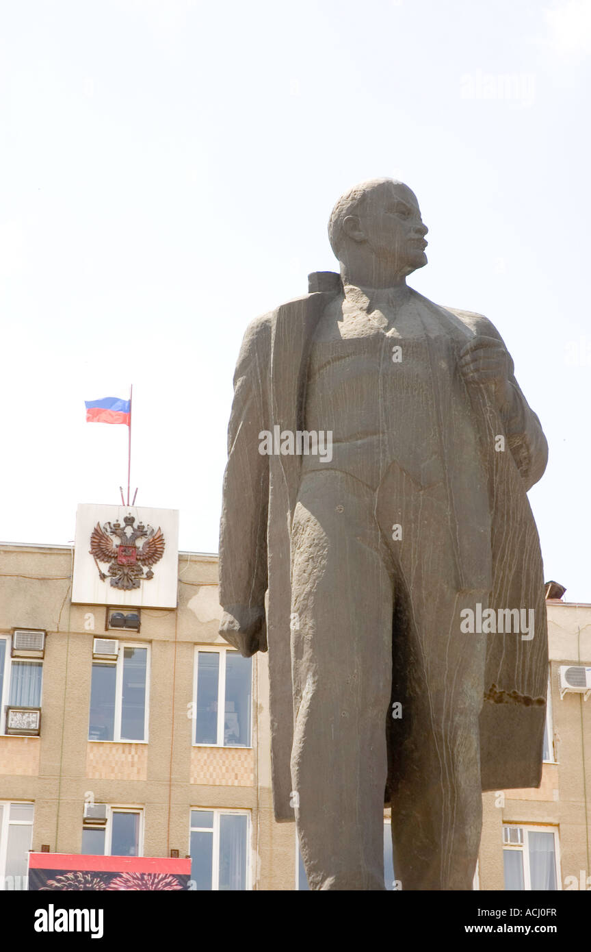 statue to former Bolshevik leader Lenin in the main square in ...