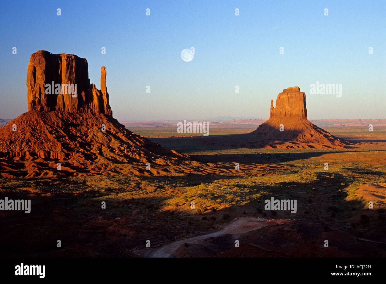 Moonrise over the Mittens, Monument Valley, Utah Stock Photo - Alamy