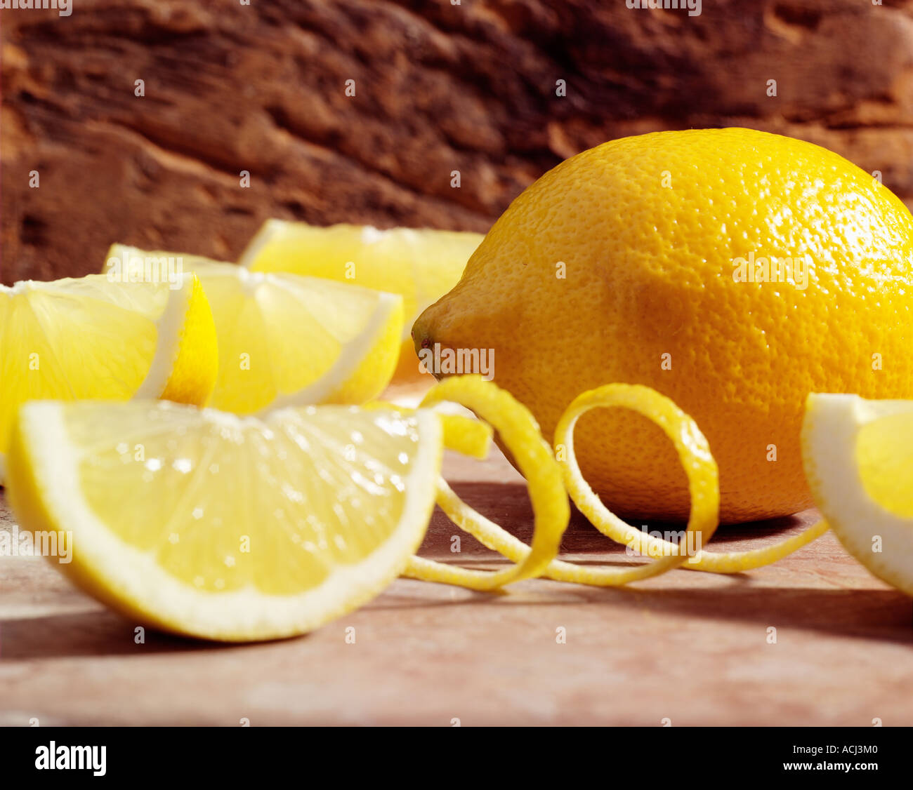 Lemon slice twist hi-res stock photography and images - Alamy
