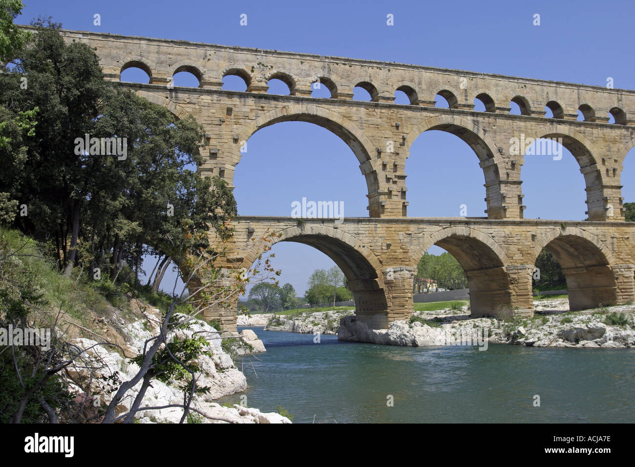 Am Pont du Gard mit Gardon Stock Photo - Alamy