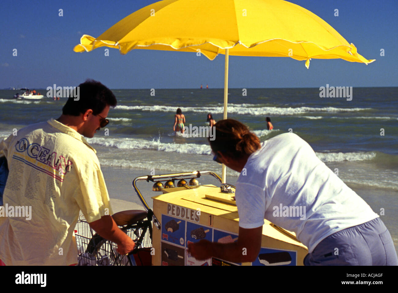 Florida Beach Vendor Stock Photo - Alamy