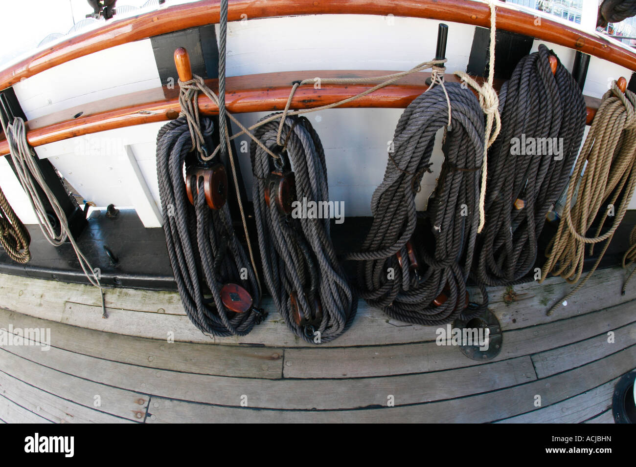 Historic RRS Sailing ship Discovery - Riverside - Dundee - Scotland UK ...