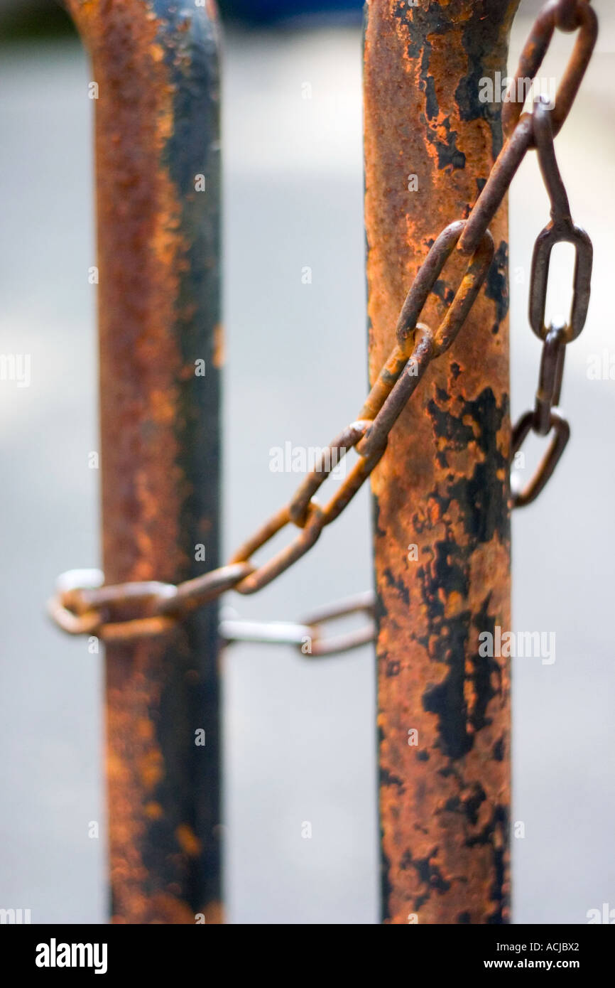 Chain loop hi-res stock photography and images - Alamy